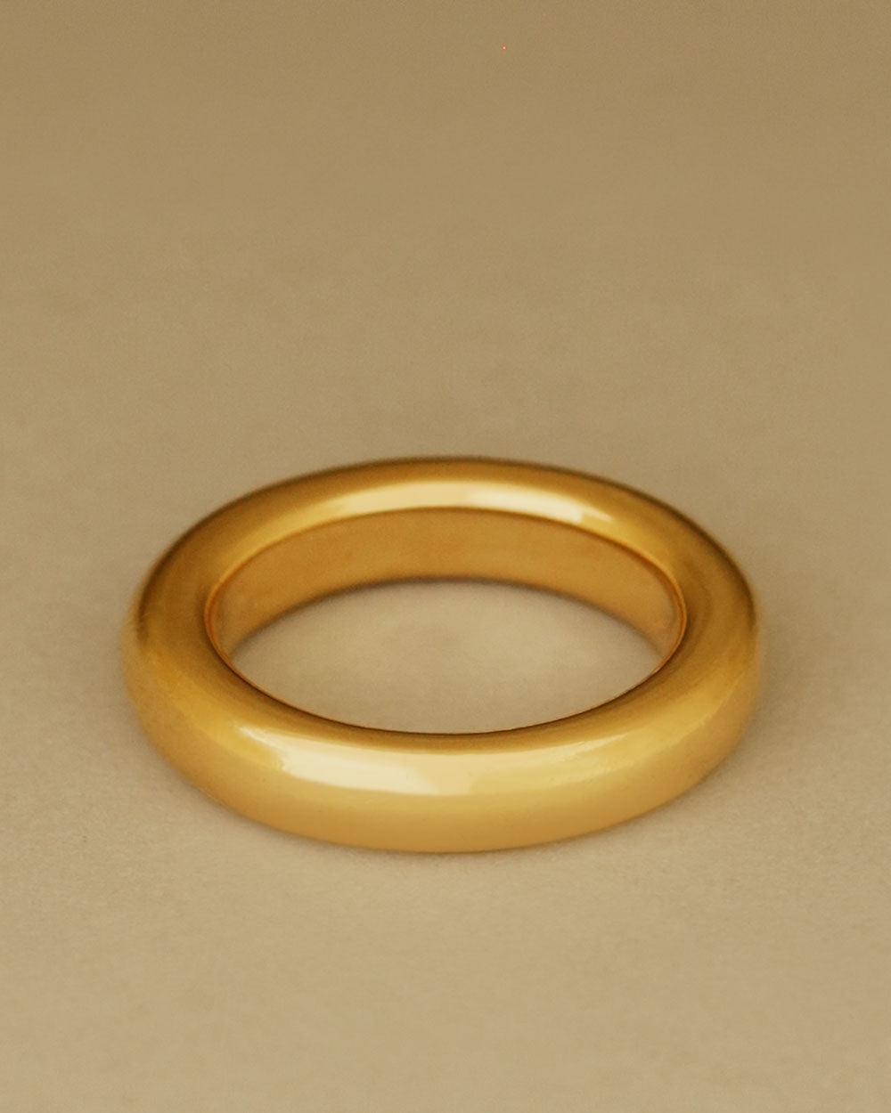 Dominus Band Grand by George Rings - 18k yellow gold 5.2mm band