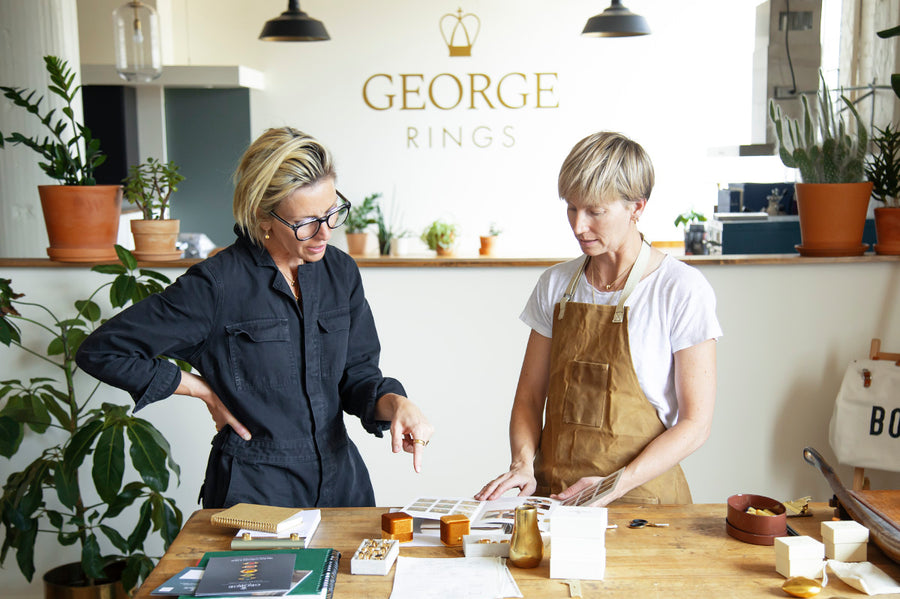 Button Studs by George Rings - 18k yellow gold round studs