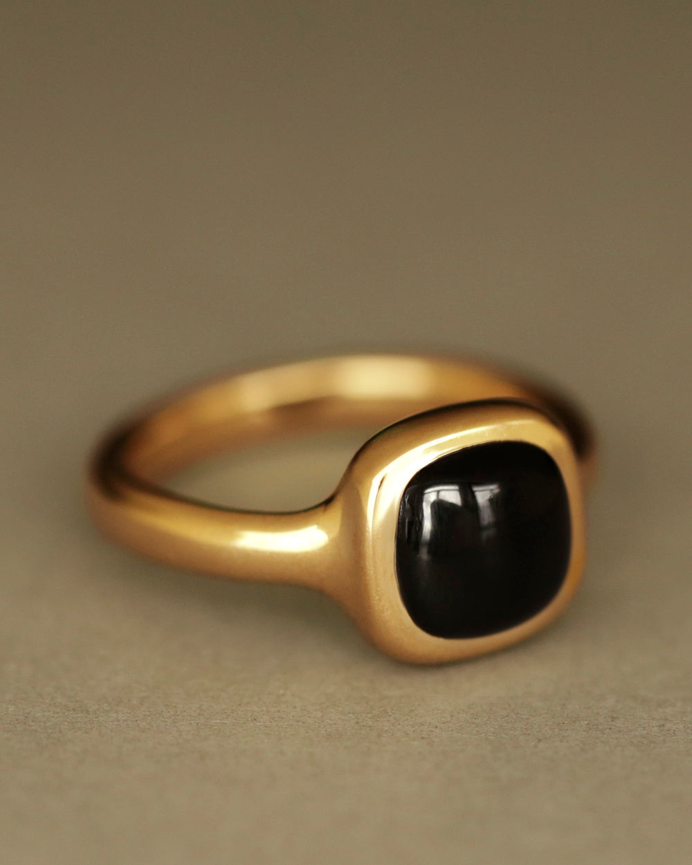 Sophia Ring by George Rings - 18k yellow gold