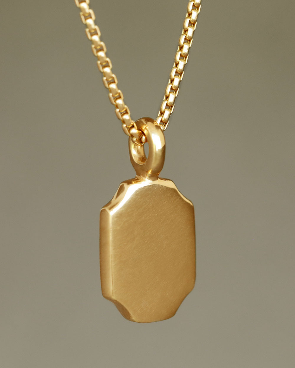 Versailles Pendant by George Rings - 18k yellow gold